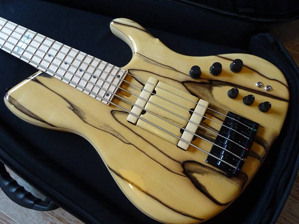 Custom wood thumb ramp for between pickups. – BassJapanDirect